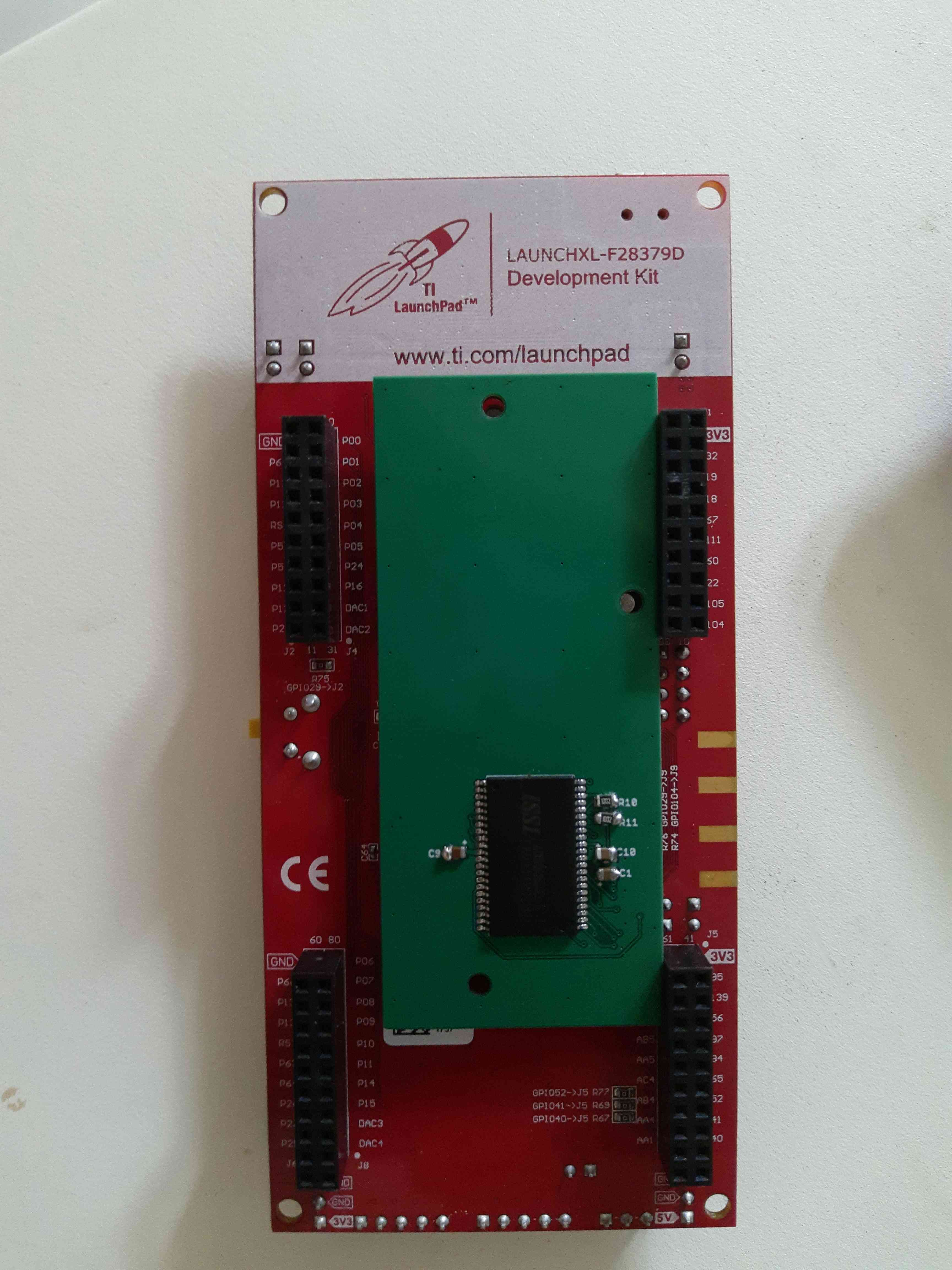 Compiler/TMS320F28377D: EMIF1 accessing 16bit ASRAM example in C2000WARE does not work well on ...