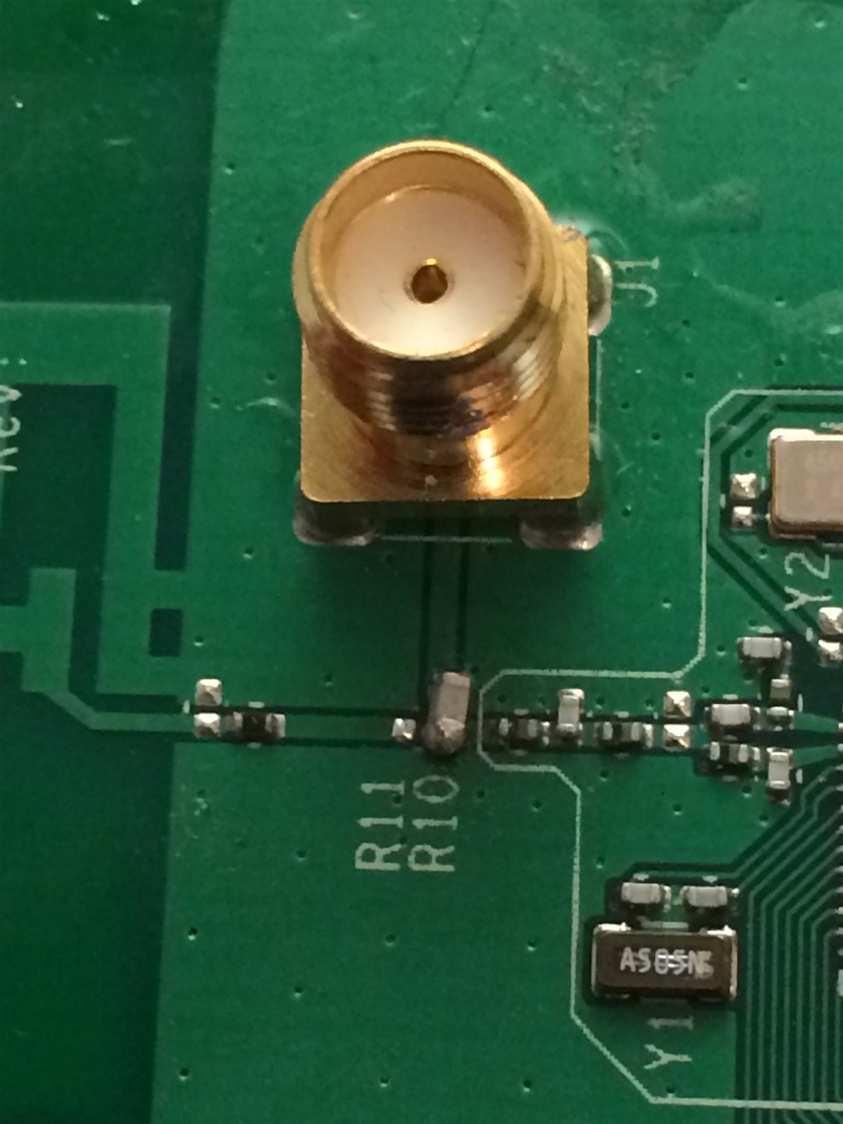 Can you provide guidance on how to add an external antenna to CC2650-EM-7ID evaluation module ...